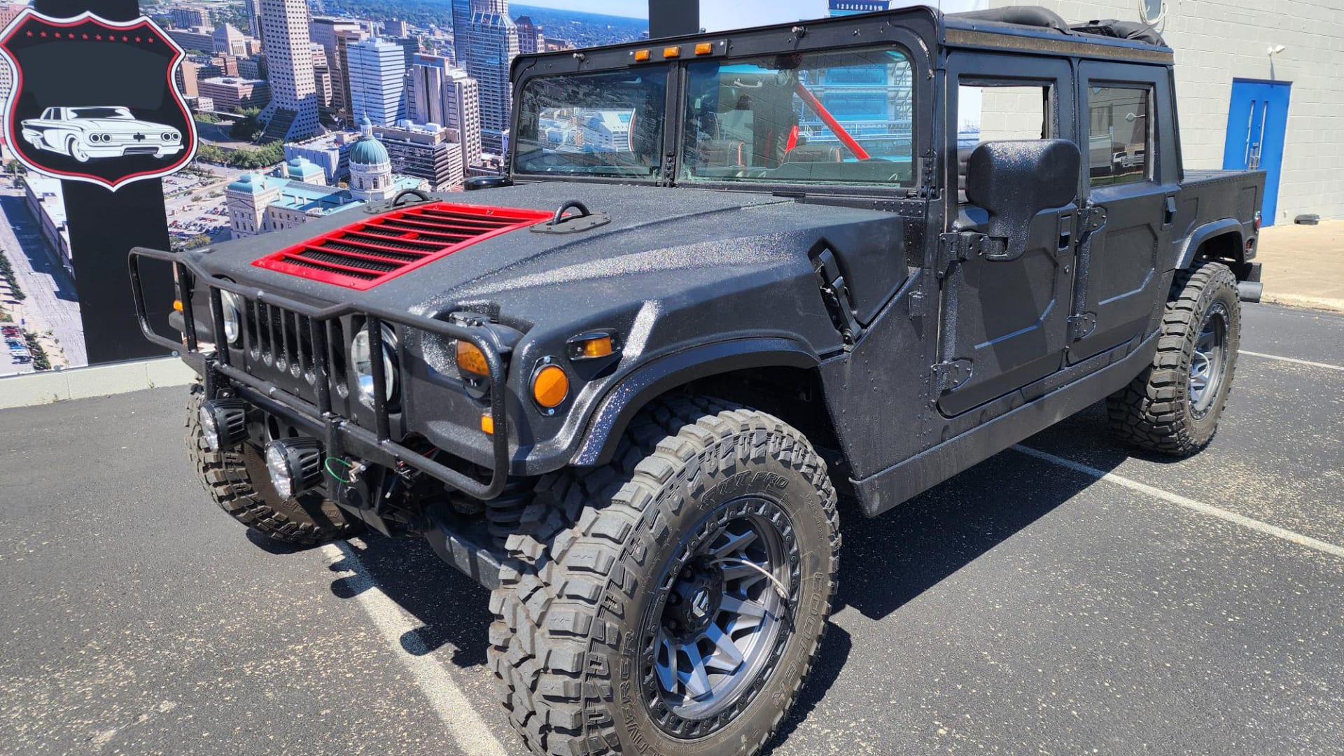 2000 AM General Hummer H1 at Indy 2023 as G252 - Mecum Auctions