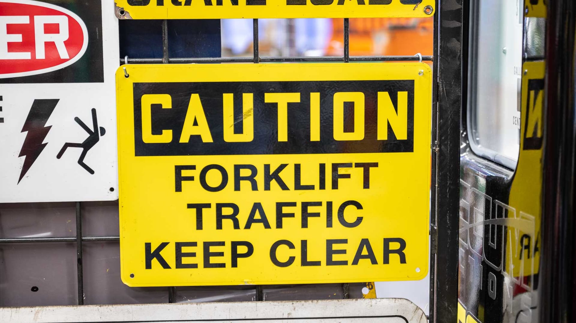 Notice and Caution Single-Sided Tin Signs at The World’s Largest Road ...