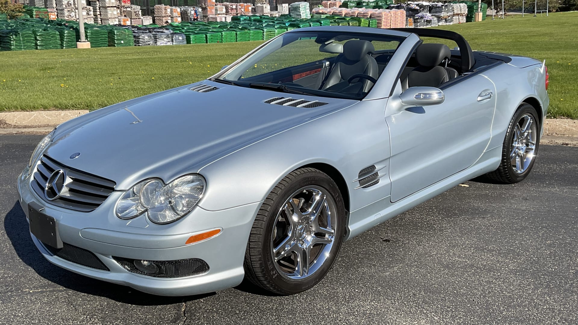 2006 Mercedes-Benz SL500 Convertible at Indy 2023 as W37.1 - Mecum Auctions