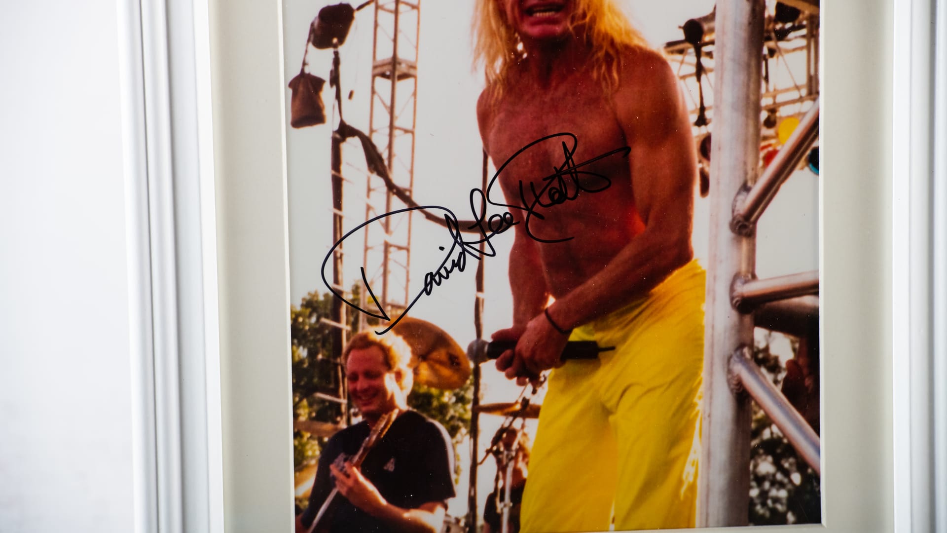 David Lee Roth Signed Photograph at Indy 2023 as Z610 - Mecum Auctions