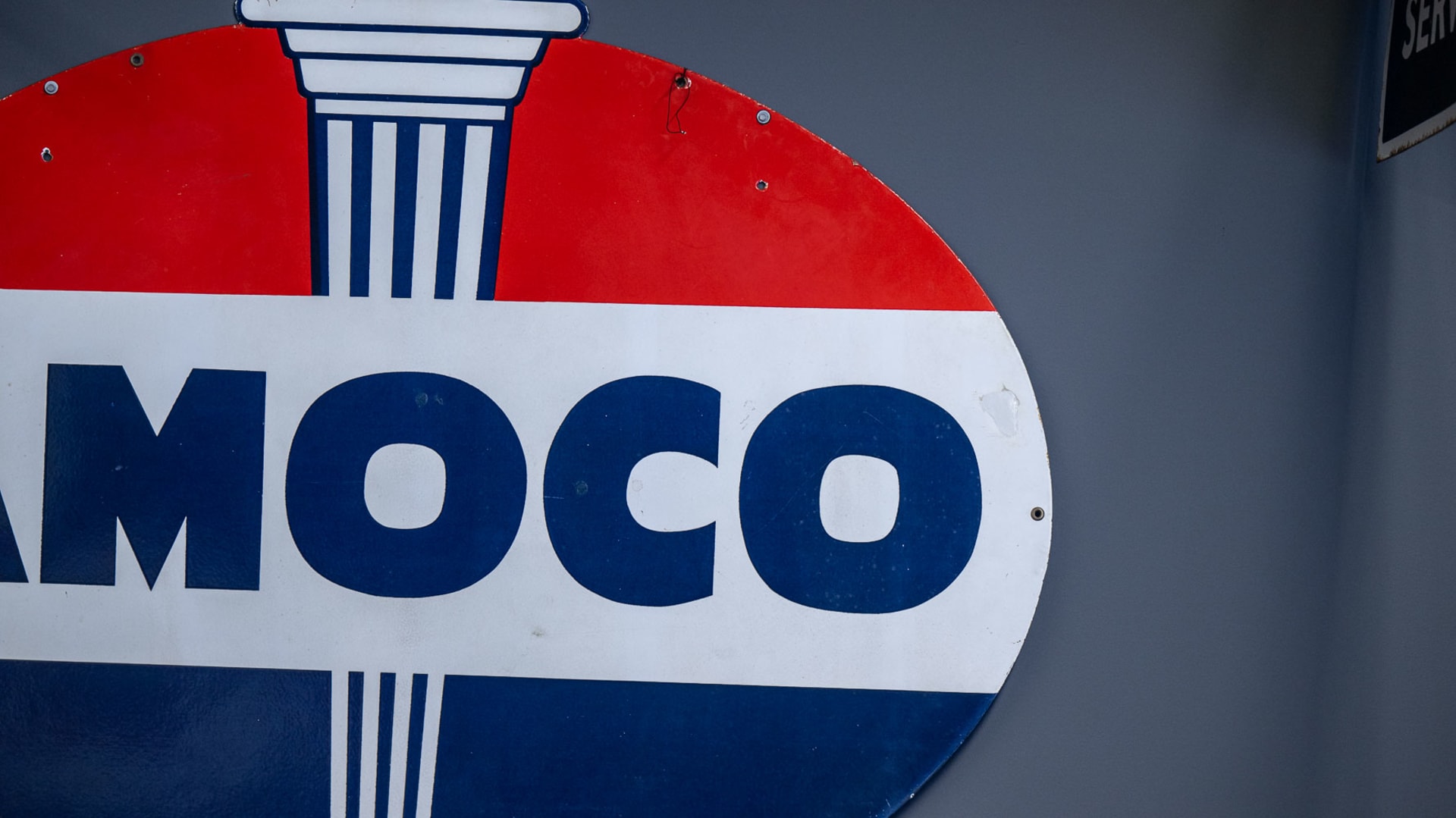 Amoco Single-Sided Porcelain Sign at The World’s Largest Road Art ...