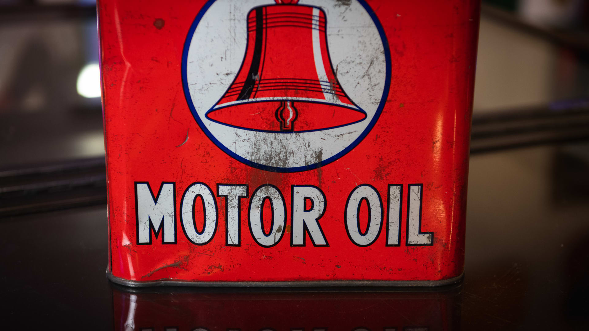 1950s Red Bell Motor Oil Can at The World’s Largest Road Art Auction ...