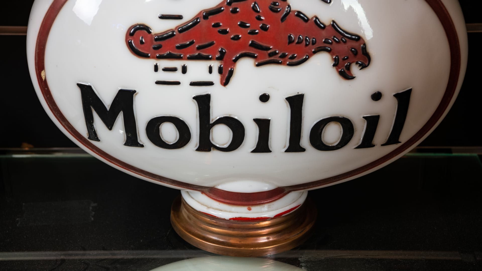1920s-1930s Mobiloil Gargoyle One-Piece Baked Globe at The World’s ...