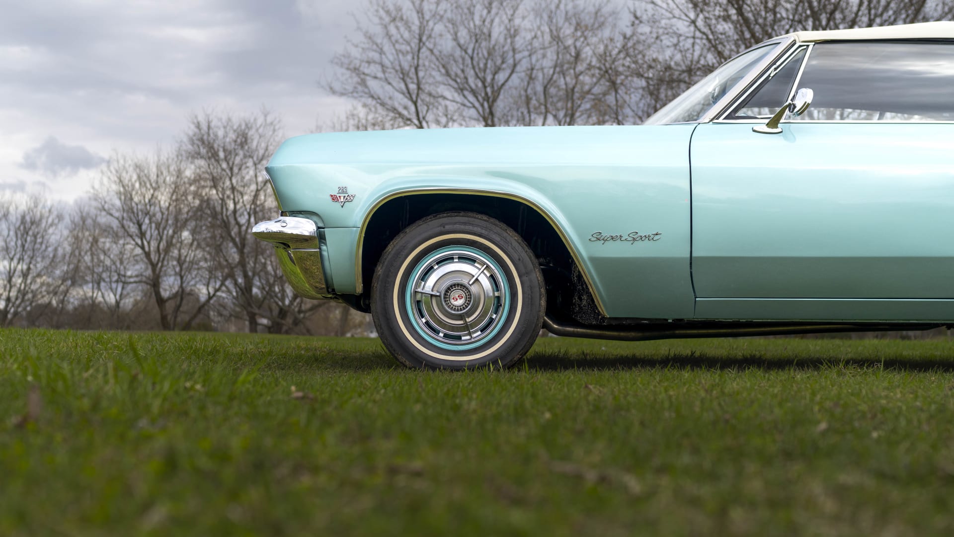 1965 Chevrolet Impala SS Convertible at Indy 2023 as W252 - Mecum Auctions
