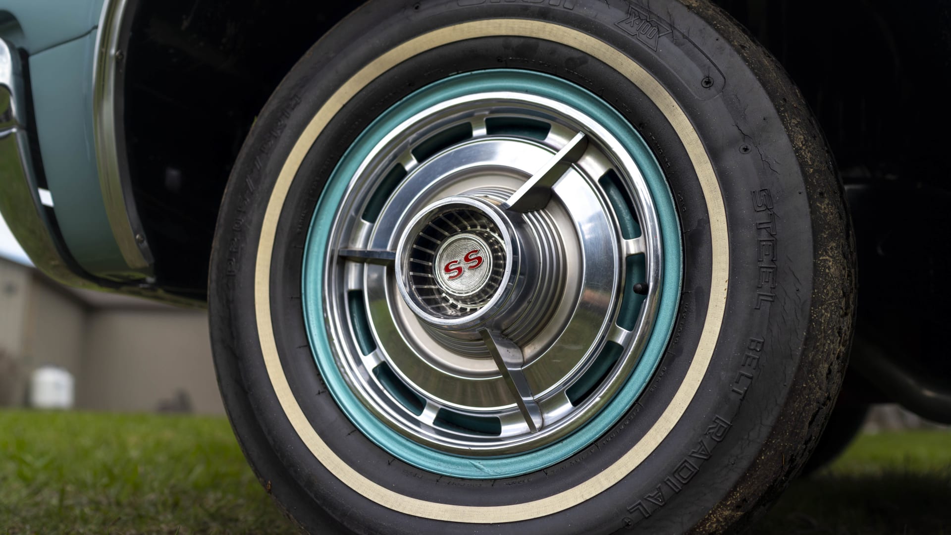 1965 Chevrolet Impala SS Convertible at Indy 2023 as W252 - Mecum Auctions