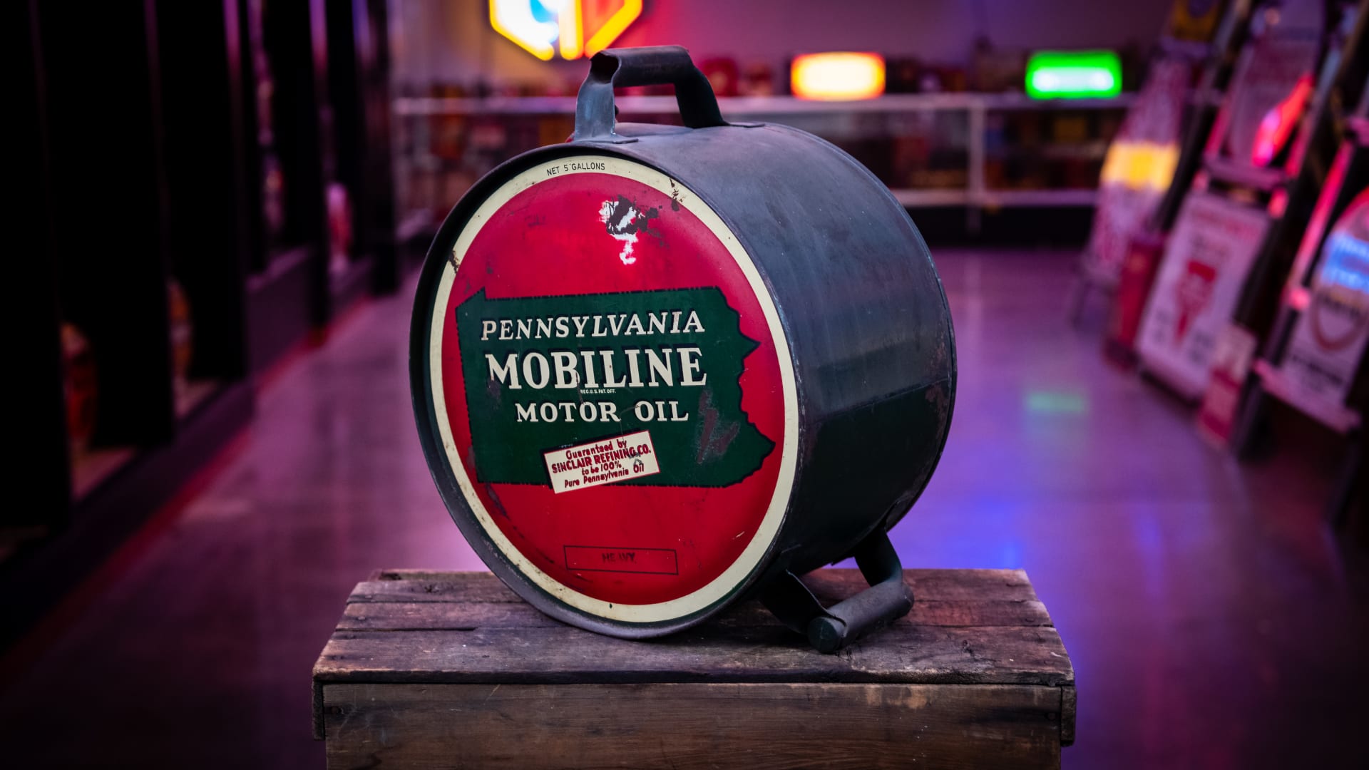 Pennsylvania Mobiline Motor Oil 5-Gallon Rocker Oil Can at The World’s ...