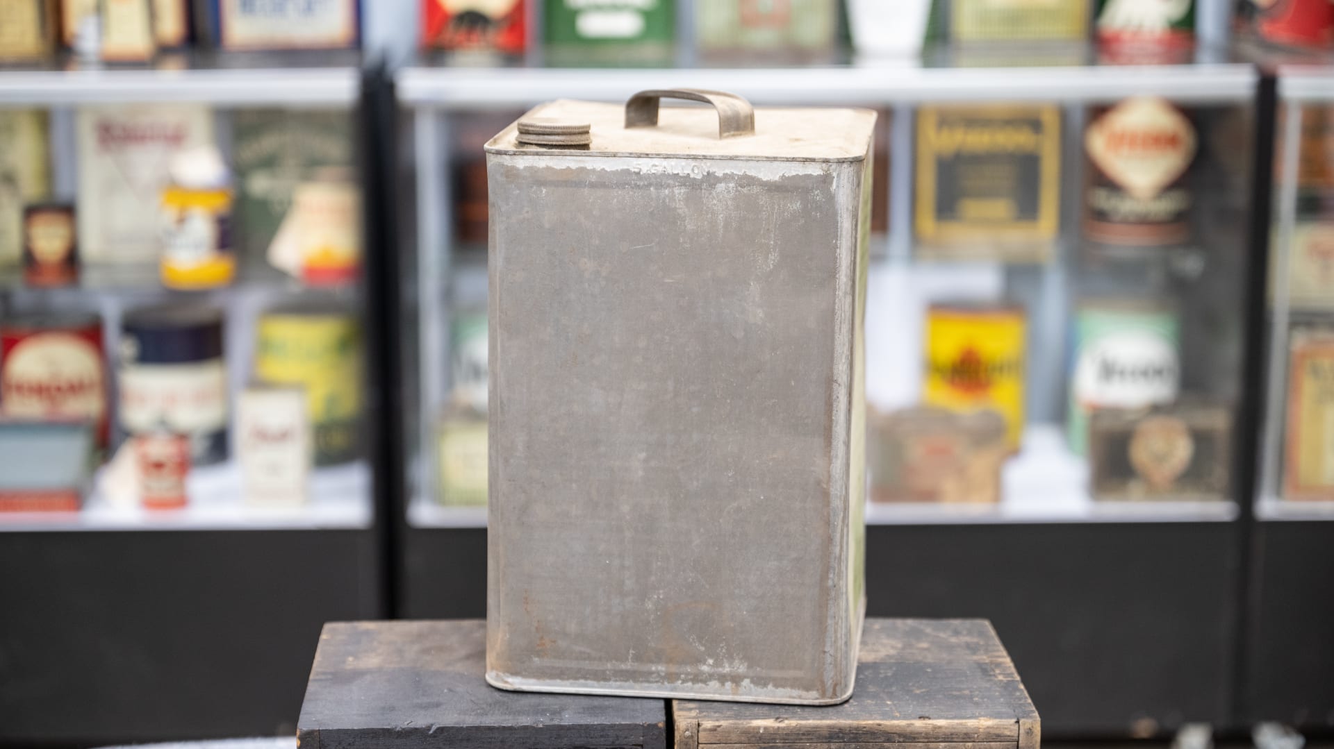 Conquest Motor Oil 5-Gallon Oil Can at The World’s Largest Road Art ...