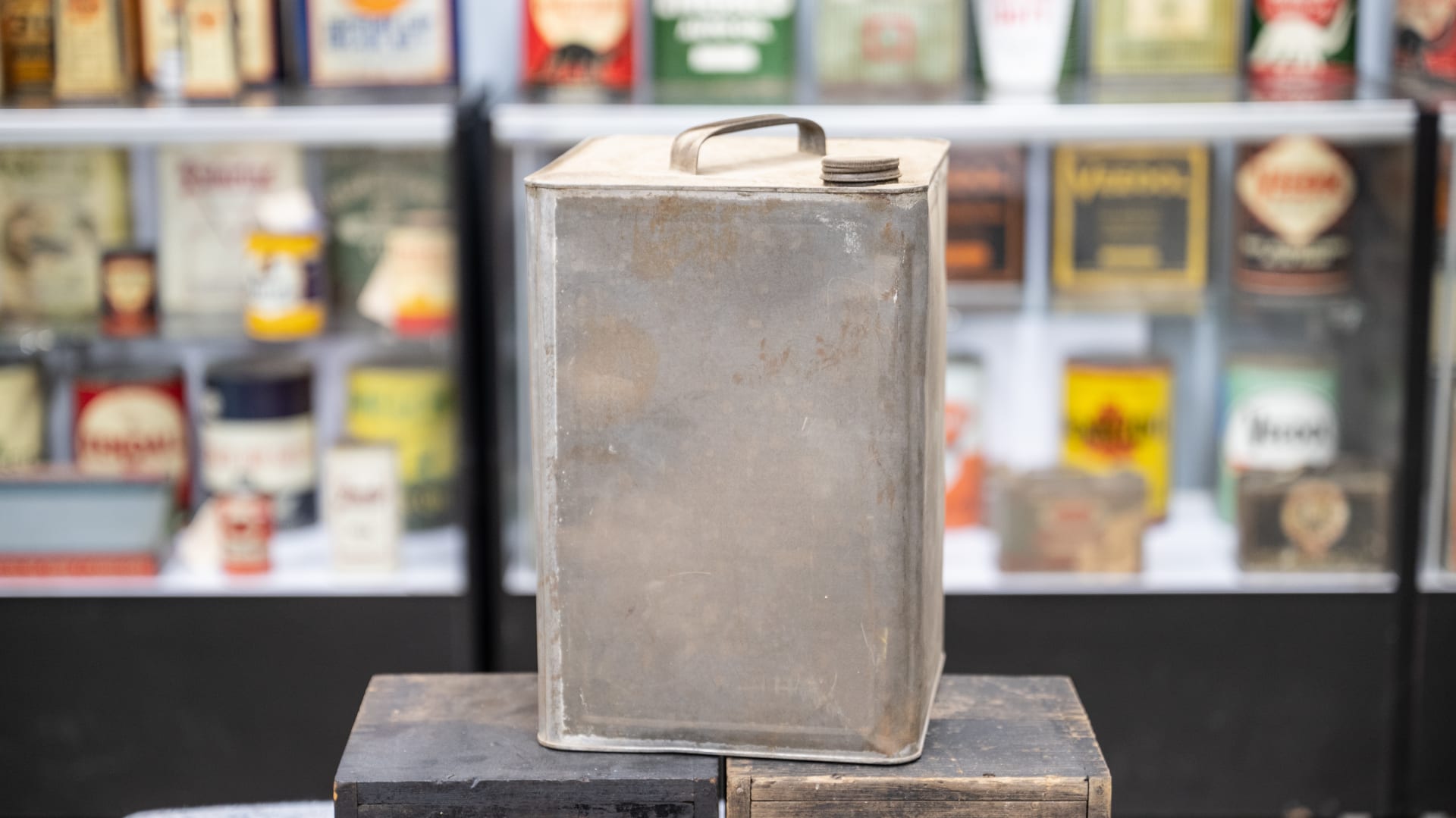 Conquest Motor Oil 5-Gallon Oil Can at The World’s Largest Road Art ...