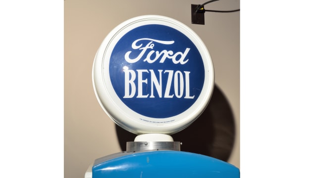 Ford Benzol Bennett Gas Pump 26x92x18 at Phoenix 2019 as K16 - Mecum ...