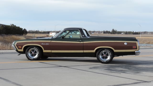 1971 Ford Ranchero Country Squire at Glendale 2022 as S32 - Mecum Auctions