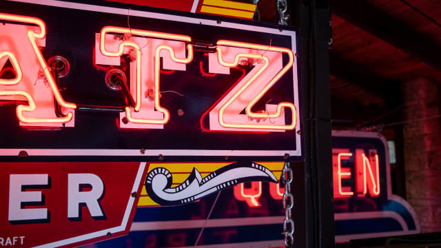 1940s Blatz Beer Double-Sided Porcelain Neon Sign at Glendale 2022 as ...