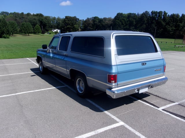 1985 Chevrolet Suburban at Chicago 2018 as F227 - Mecum Auctions