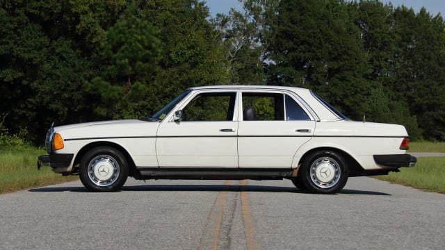 1980 Mercedes-Benz 240D at Chattanooga 2022 as F70.1 - Mecum Auctions