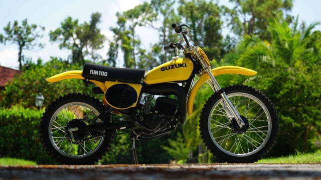 1977 Suzuki RM100 at Dallas 2020 as F3.1 - Mecum Auctions