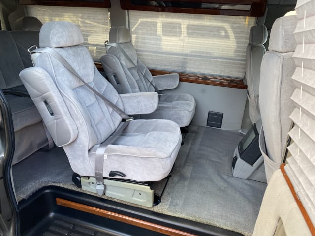 2000 Chevrolet 1500 Gladiator Conversion Van at Kissimmee 2022 as G106 ...