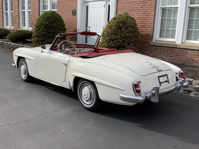 1961 Mercedes-Benz 190SL Roadster at Kissimmee 2022 as F81 - Mecum Auctions