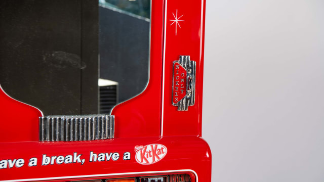 Kit Kat Vending Machine at Kissimmee 2022 as M600 - Mecum Auctions