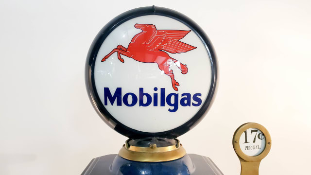 Mobilgas Clock Face Gas Pump 28x84x16 at Davenport 2020 as T50 - Mecum ...