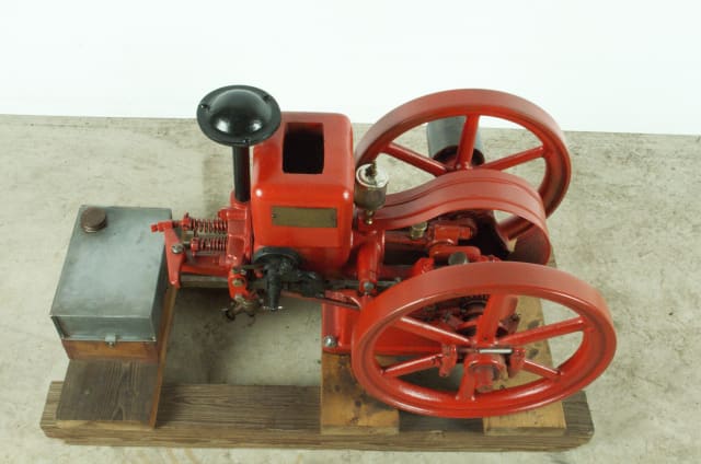 United 1 1/2 HP Engine at Gone Farmin' Walworth 2013 as T48 - Mecum ...