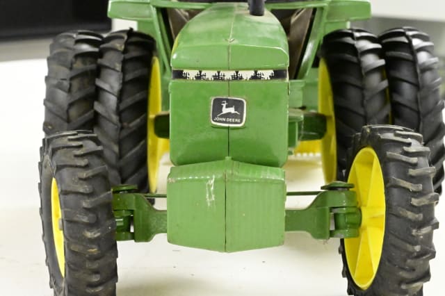 John Deere Scale Model Tractor at Schaaf Tractor & Truck Museum ...