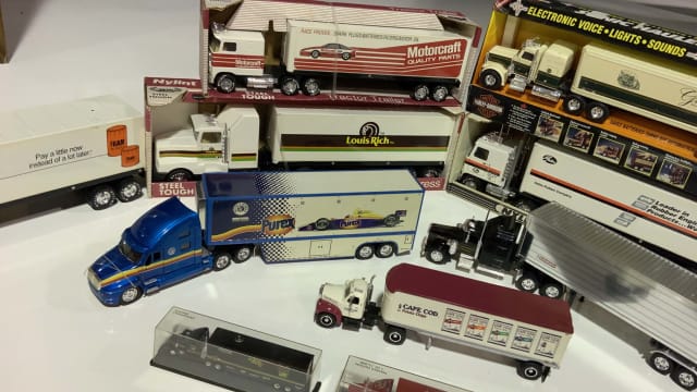 Scale Model Die-Cast Semi Trucks - Lot Of 12 at The Eddie Vannoy ...