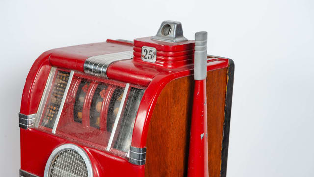 Slot Machine 25 Cent Machine at Indy Road Art 2021 as M139 - Mecum Auctions
