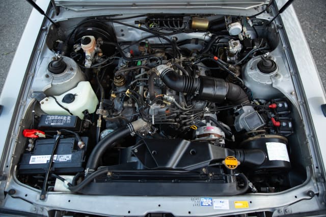 1995 Toyota Century VG45 at Indy 2021 as T28 - Mecum Auctions