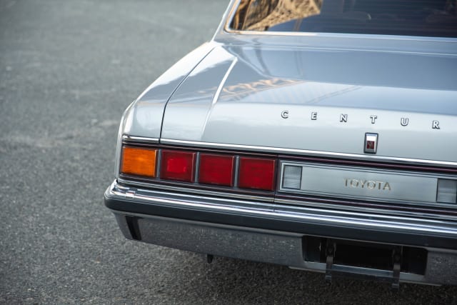 1995 Toyota Century VG45 at Indy 2021 as T28 - Mecum Auctions