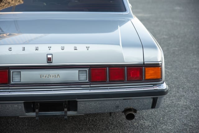 1995 Toyota Century VG45 at Indy 2021 as T28 - Mecum Auctions