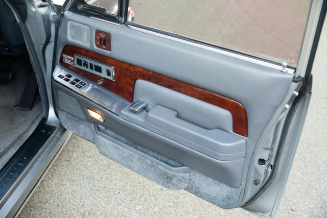 1995 Toyota Century VG45 at Indy 2021 as T28 - Mecum Auctions