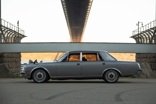 1995 Toyota Century VG45 at Indy 2021 as T28 - Mecum Auctions