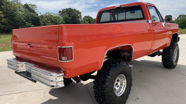 1976 Chevrolet K10 Custom Pickup at Indy 2023 as W26 - Mecum Auctions