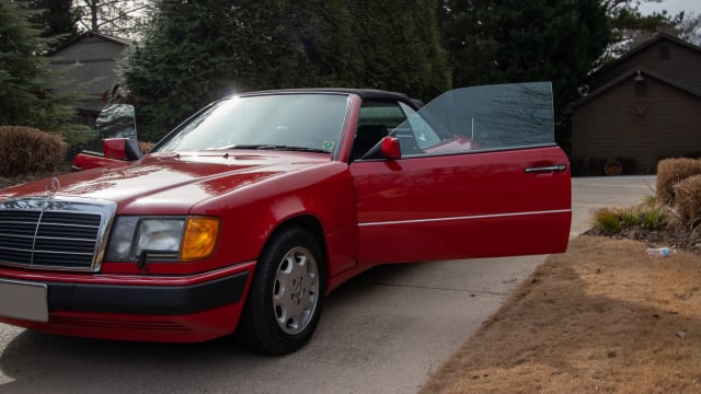 1993 Mercedes-Benz 300CE Cabriolet at Indy 2023 as W30 - Mecum Auctions