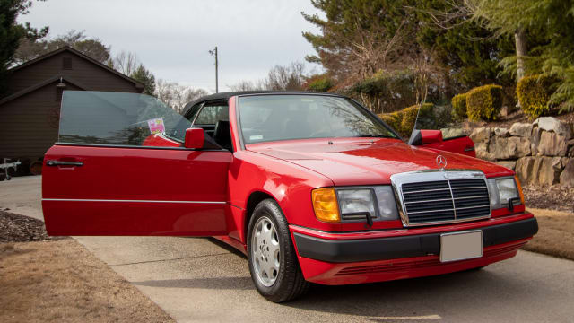 1993 Mercedes-Benz 300CE Cabriolet at Indy 2023 as W30 - Mecum Auctions