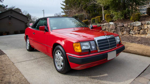 1993 Mercedes-Benz 300CE Cabriolet at Indy 2023 as W30 - Mecum Auctions