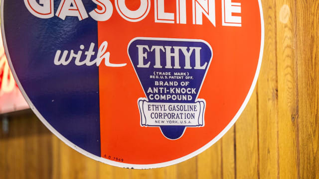 Solite Gasoline Double-Sided Porcelain Sign at The World’s Largest Road ...