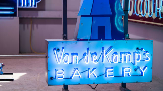 Van de Kamp's Bakery Single-Sided Porcelain Animated Neon Sign at The World’s Largest Road Art ...