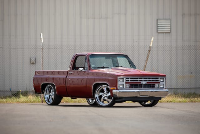 1985 Chevrolet C10 Custom Pickup at Indy 2023 as F262 - Mecum Auctions