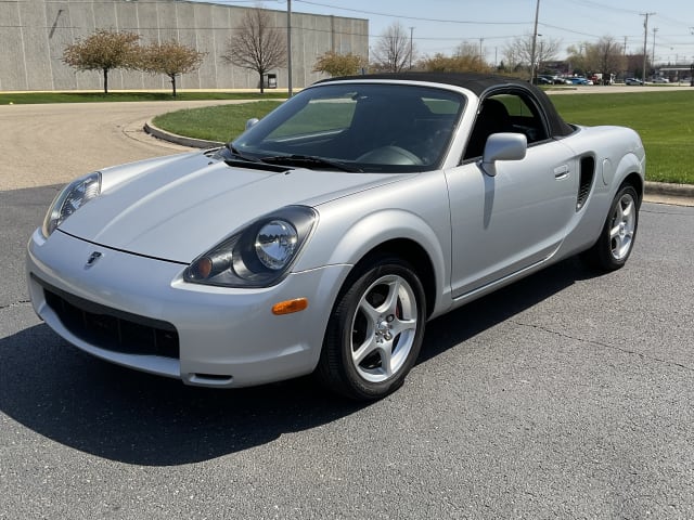 2000 Toyota MR2 Convertible at Indy 2023 as J69.1 - Mecum Auctions