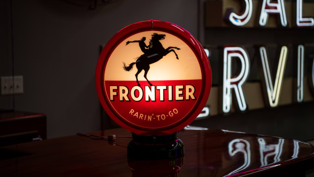 1950s Frontier Gas Pump Globe at The World’s Largest Road Art Auction ...