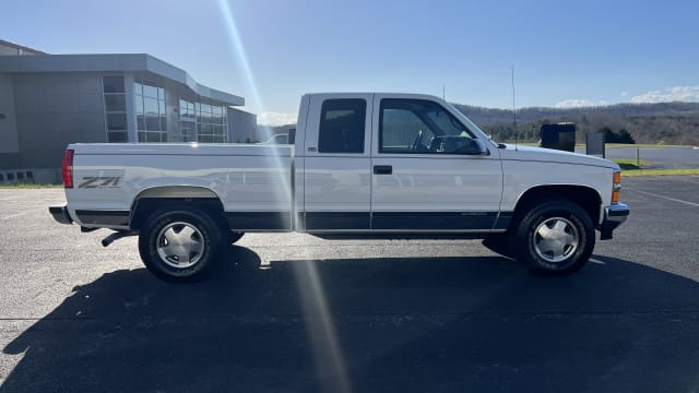 1997 Chevrolet Silverado Z71 Pickup at Indy 2023 as L93 - Mecum Auctions