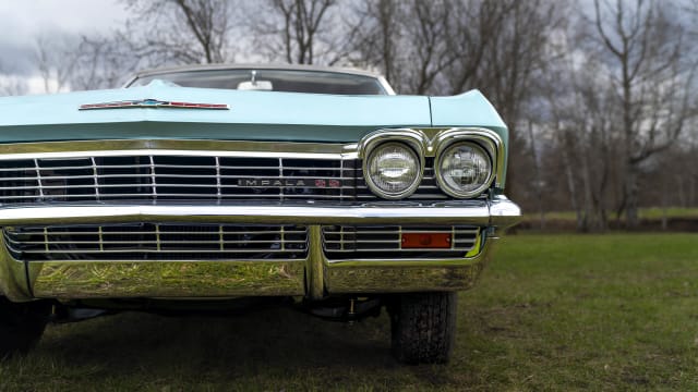 1965 Chevrolet Impala SS Convertible at Indy 2023 as W252 - Mecum Auctions