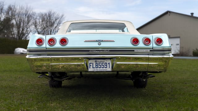 1965 Chevrolet Impala SS Convertible at Indy 2023 as W252 - Mecum Auctions