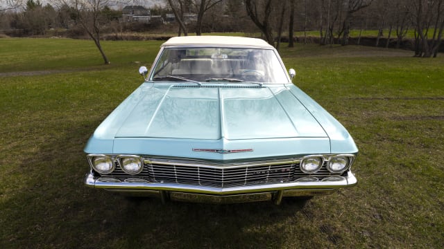 1965 Chevrolet Impala SS Convertible at Indy 2023 as W252 - Mecum Auctions