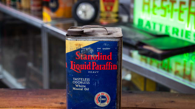 Stanolind Liquid Paraffin 1-Gallon Mineral Oil Can at The World’s ...