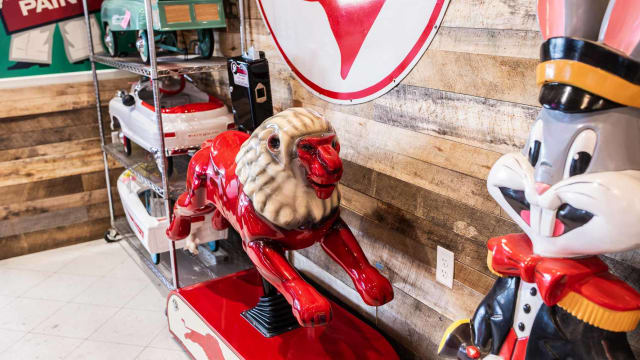 Gilmore Lion Kiddie Ride at The World’s Largest Road Art Auction 2023 ...