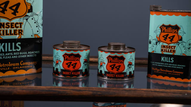 Phillips 44 Insect Killer Cans at The World’s Largest Road Art Auction ...
