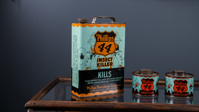 Phillips 44 Insect Killer Cans at The World’s Largest Road Art Auction ...