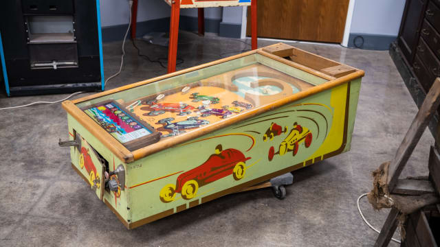Vintage Racecar Pinball Machine at The World’s Largest Road Art Auction ...
