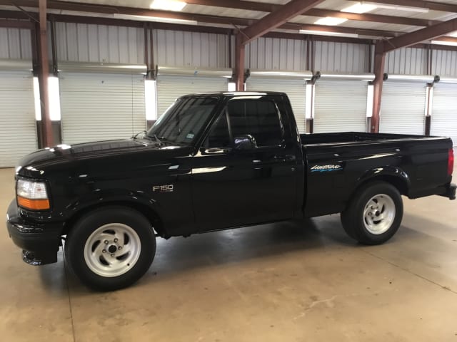 1995 Ford F150 SVT Lightning Pickup at Dallas 2023 as T136 - Mecum Auctions